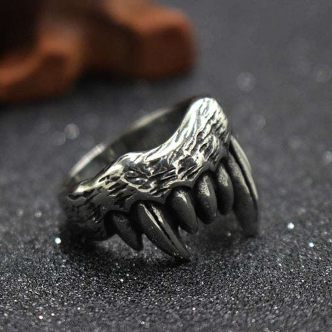 Cillian Fangs Ring – Morbid Rags